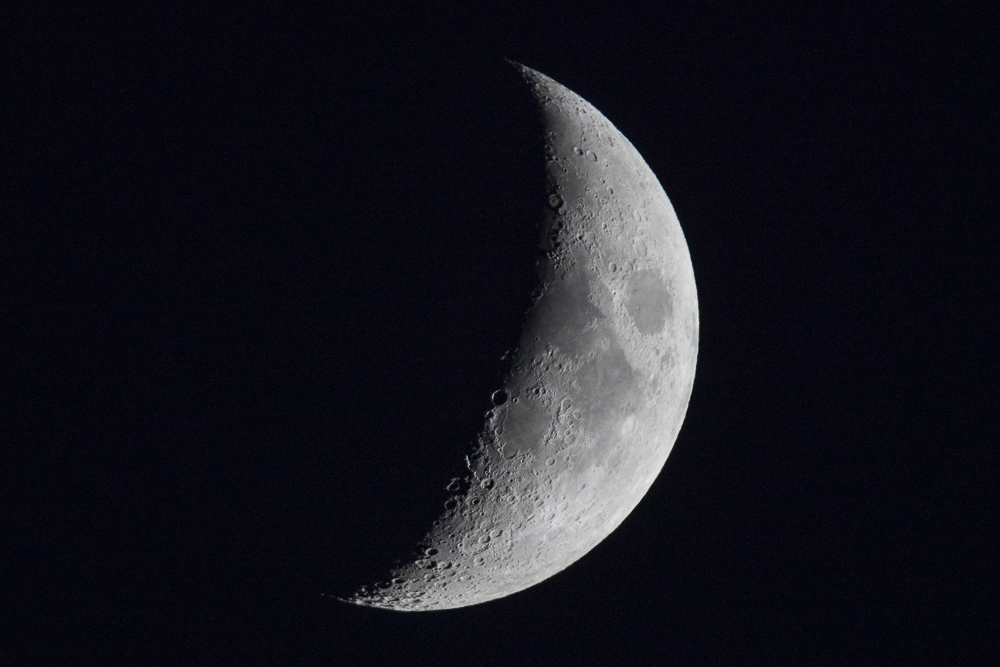 Zunehmender Halbmond / Der Mond / Der Himmel / Fotos | Nies.ch